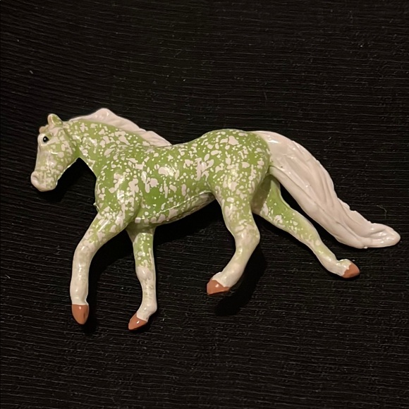 Toys | Breyer Cantering Thoroughbred Mare Mini Whinnie Chase Emerald ...